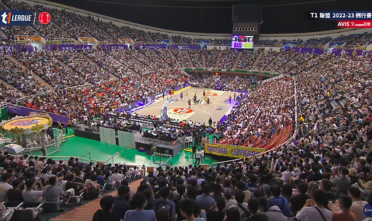 T1首秀霍华德轰38+25+9！人气火爆现场超1.5万名球迷刷新纪录|霍华德|球迷|比赛_新浪新闻