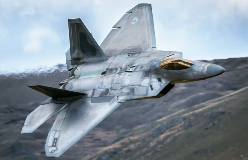 美国F-22A“猛禽”隐身战机