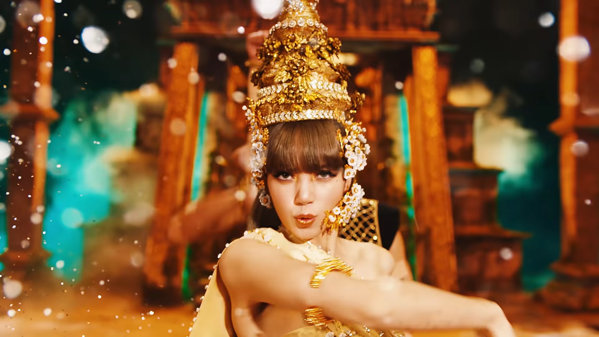 Lisa个人专辑造型撞脸张惠妹，49小时播放量超一亿|LALISA|牵手|张惠妹_新浪新闻
