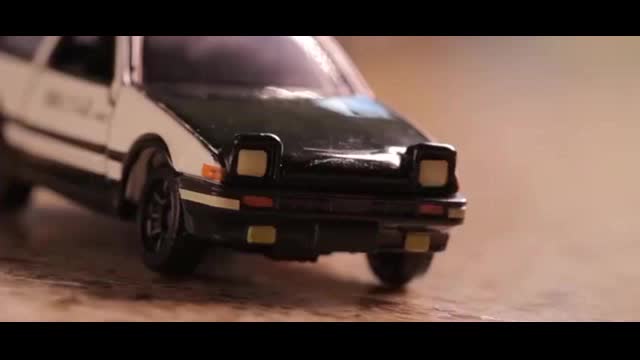 GT-R vs.AE86 脑洞真大，会玩|花边趣闻|100万以上跑车|日产_新浪新闻