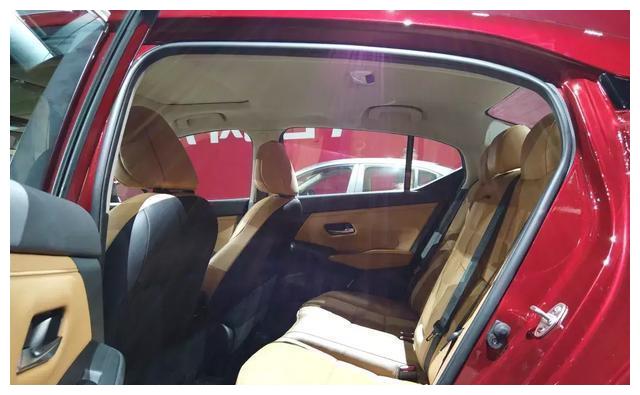 第14代轩逸正式上市，10W入门的日产超热销车型，油耗不超5.0L__财经头条