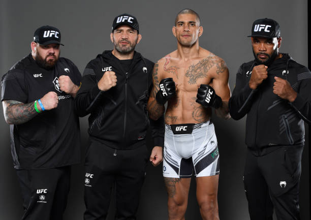UFC冠军特谢拉：亚历克斯·佩雷拉再打三场比赛就能对上阿迪萨亚