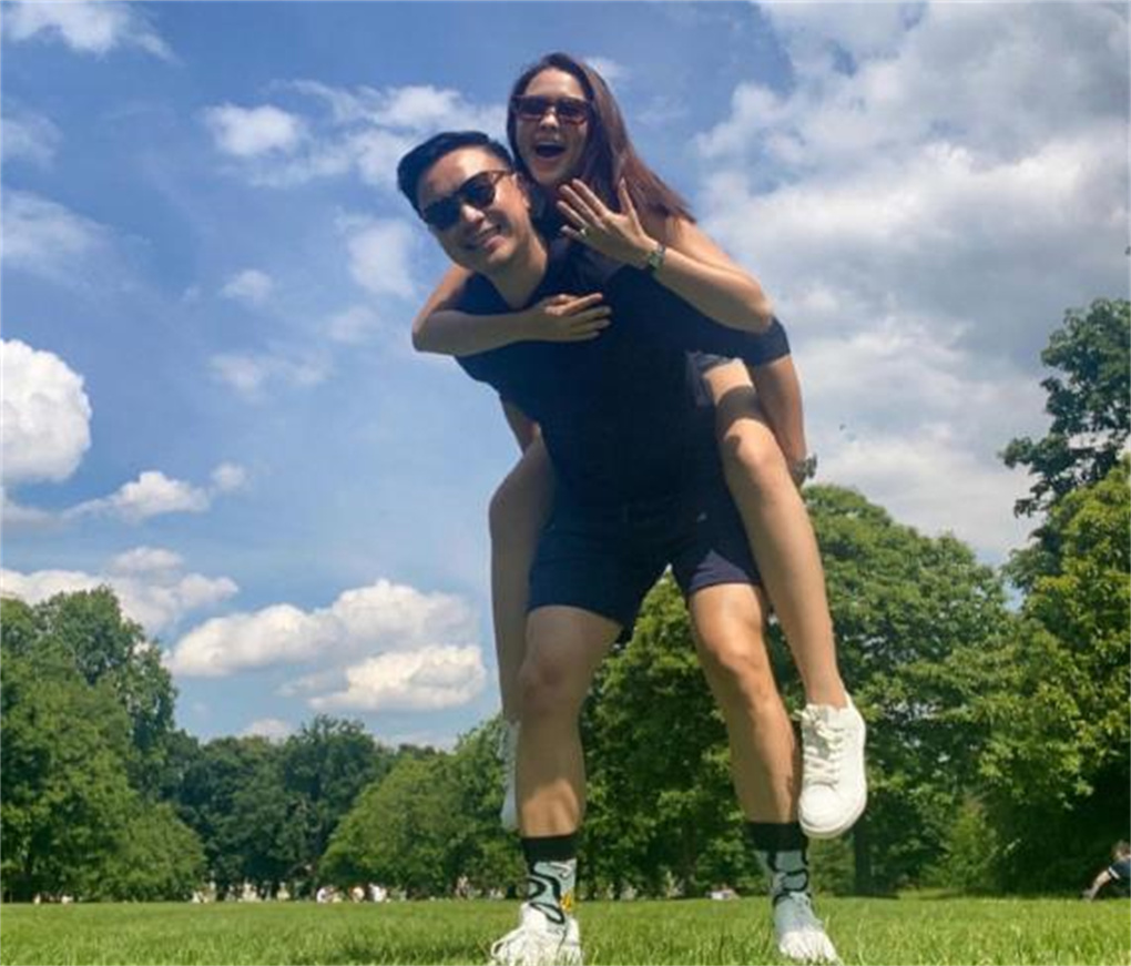 3台皇族小Pat接受富商男友求婚，将和时尚女王Chompoo成妯娌|叛爱游戏|富商男友|妯娌_新浪新闻