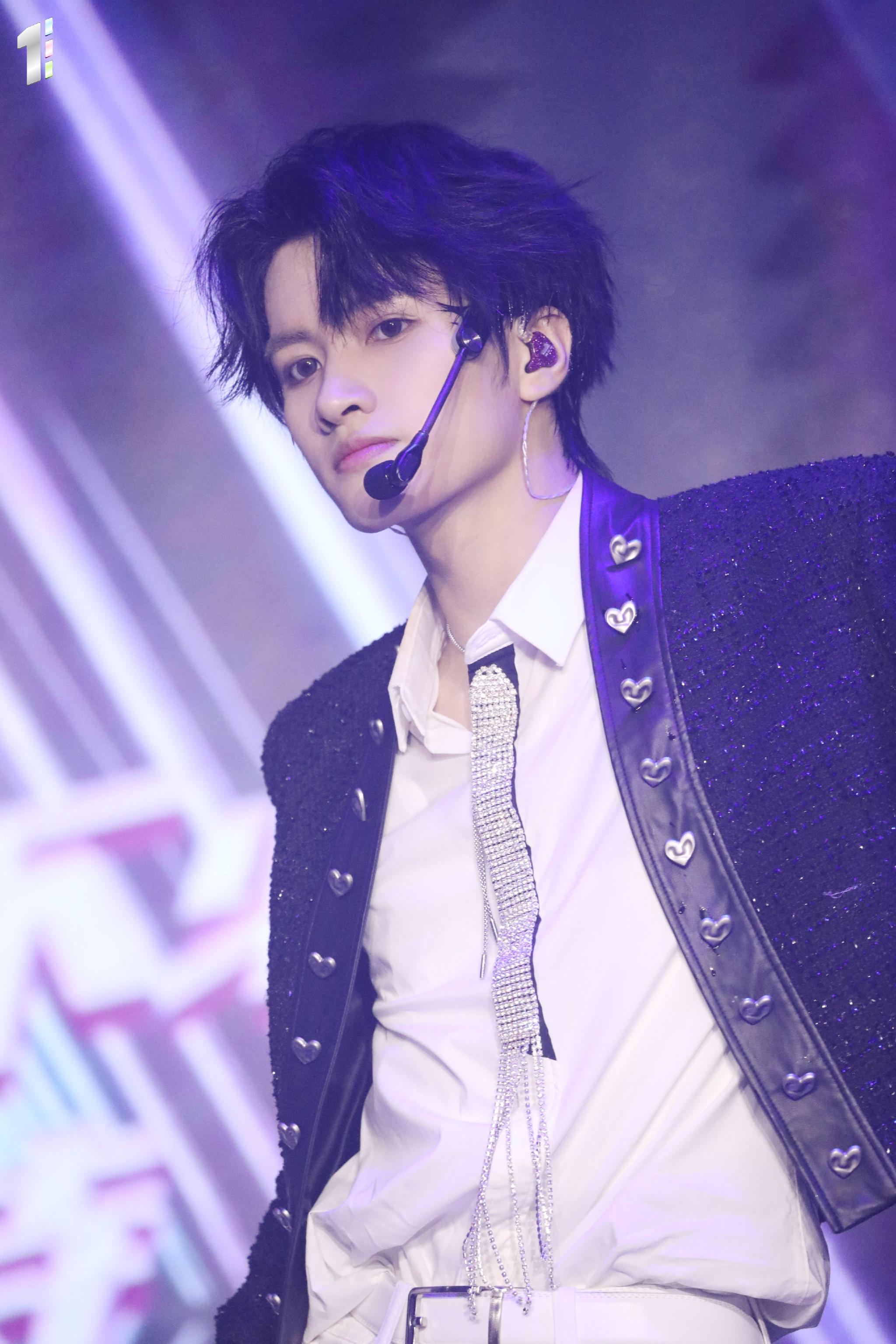 SDT娱乐原创男团ENONE出道发布会 无畏少年初舞台亮相|发布会|男团_新浪新闻