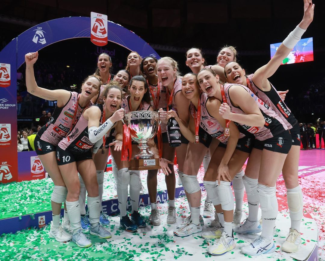 MVP哈克！女排意大利杯科内利亚诺捧起队史第五冠！
