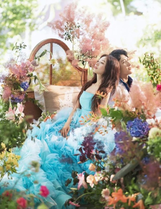 韩国女团T-ara成员朴智妍婚纱照曝光