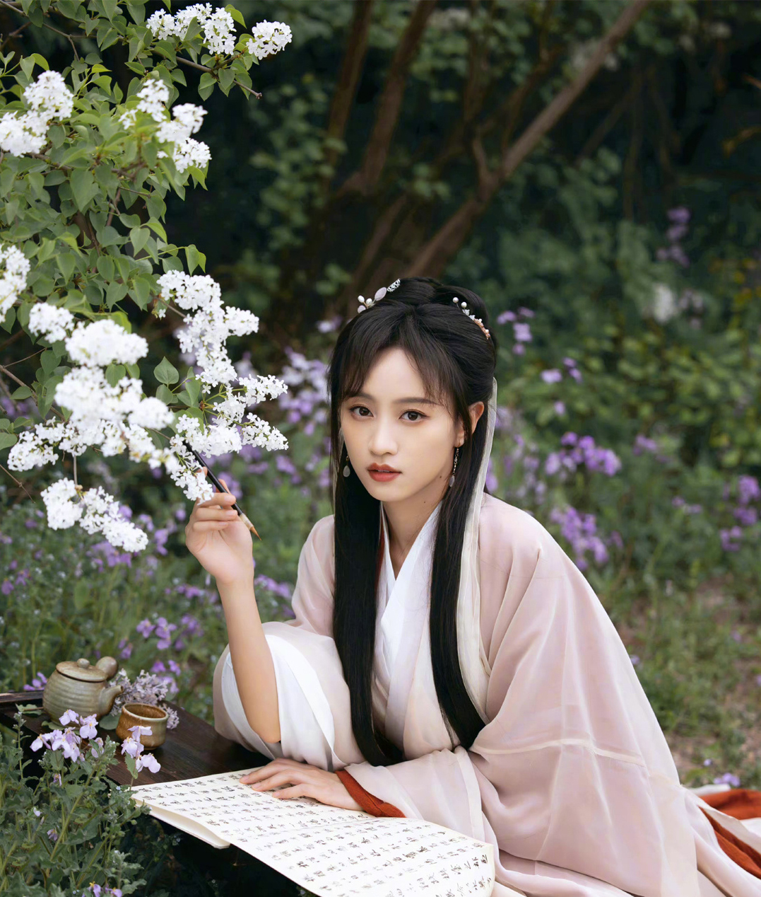 古风造型大赏，神仙古风美人合集，一眼万年的氛围感美女__财经头条