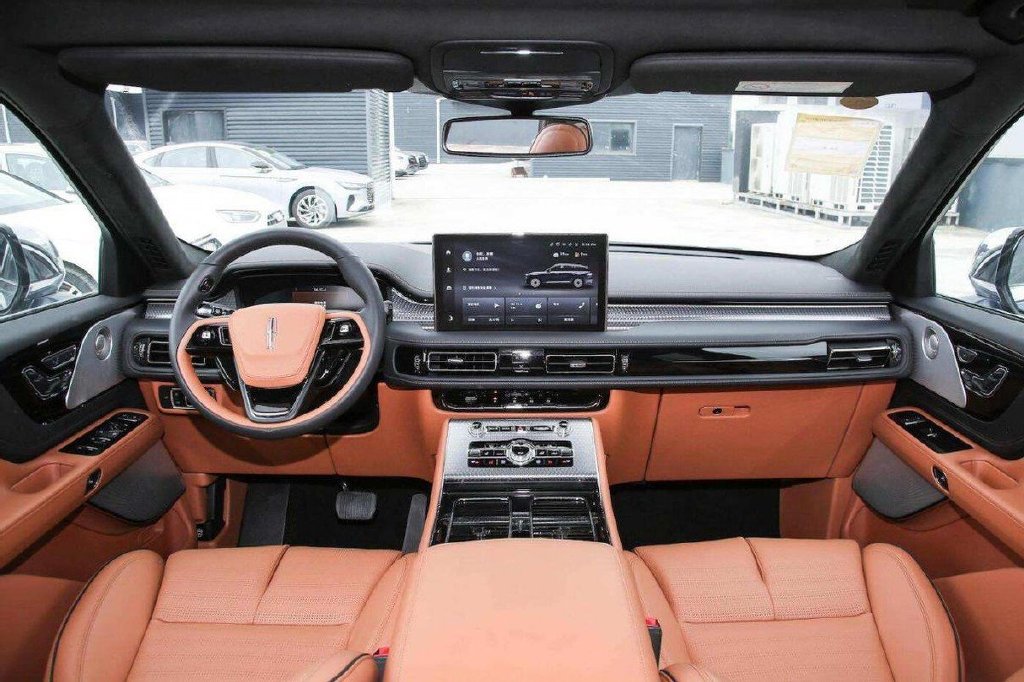 被冷落的林肯飞行家，入门3.0T+10AT动力，轴距超3米，为何不火？-新浪汽车