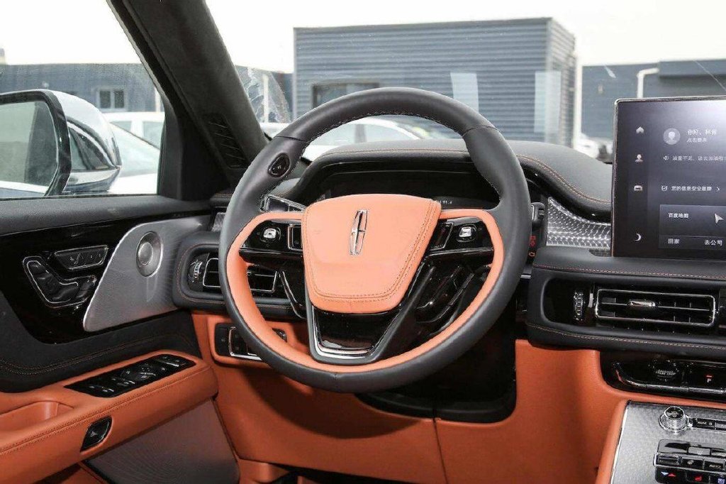 被冷落的林肯飞行家，入门3.0T+10AT动力，轴距超3米，为何不火？-新浪汽车