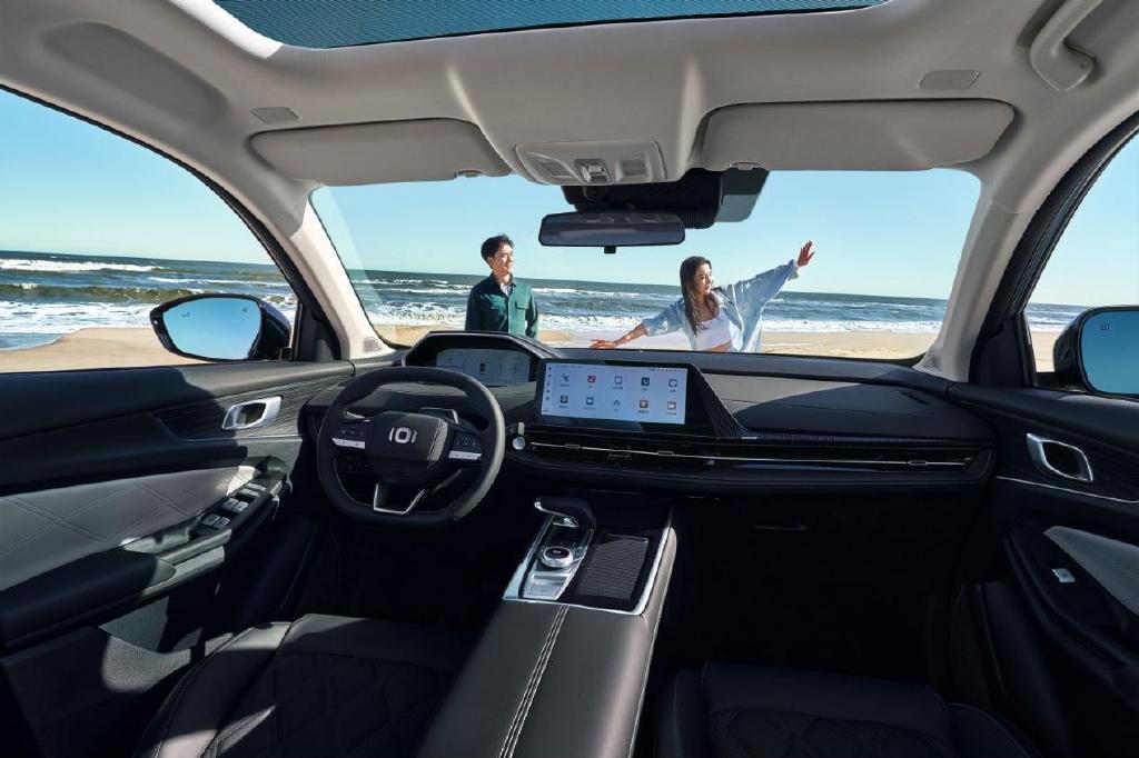 击穿行业价格底线，长安启源Q05 125KM长续航9.69万元起-新浪汽车