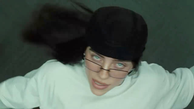 Billie Eilish发布《BIRDS OF A FEATHER》MV 评价很两极化的一支MV_新浪新闻