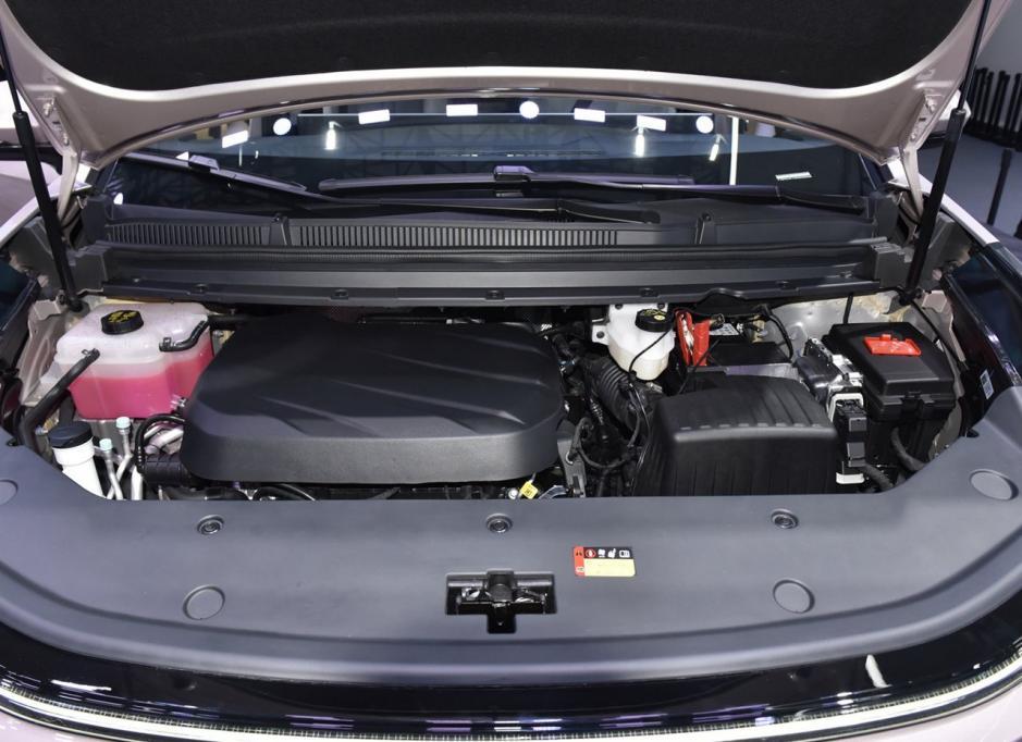 上汽大通G70设计越来越精致，把MPV的视觉感受设计成了SUV-新浪汽车