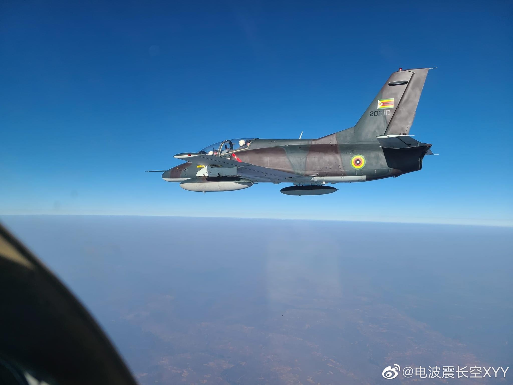 津巴布韦从我国进口的K-8教练机，照片拍的不错