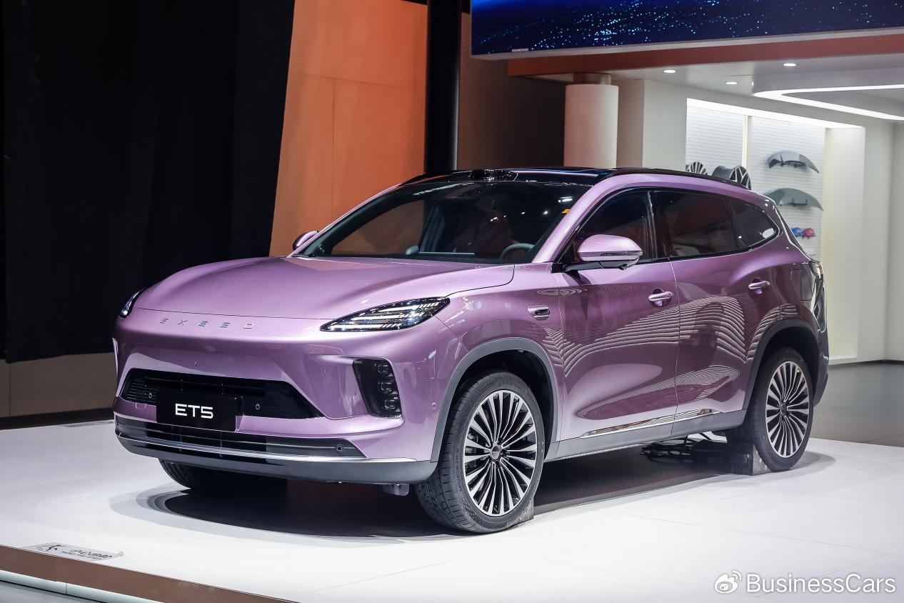 从ET5到ES7 GT：星途“三向”战略落地，用科技重构高端出行体验-新浪汽车