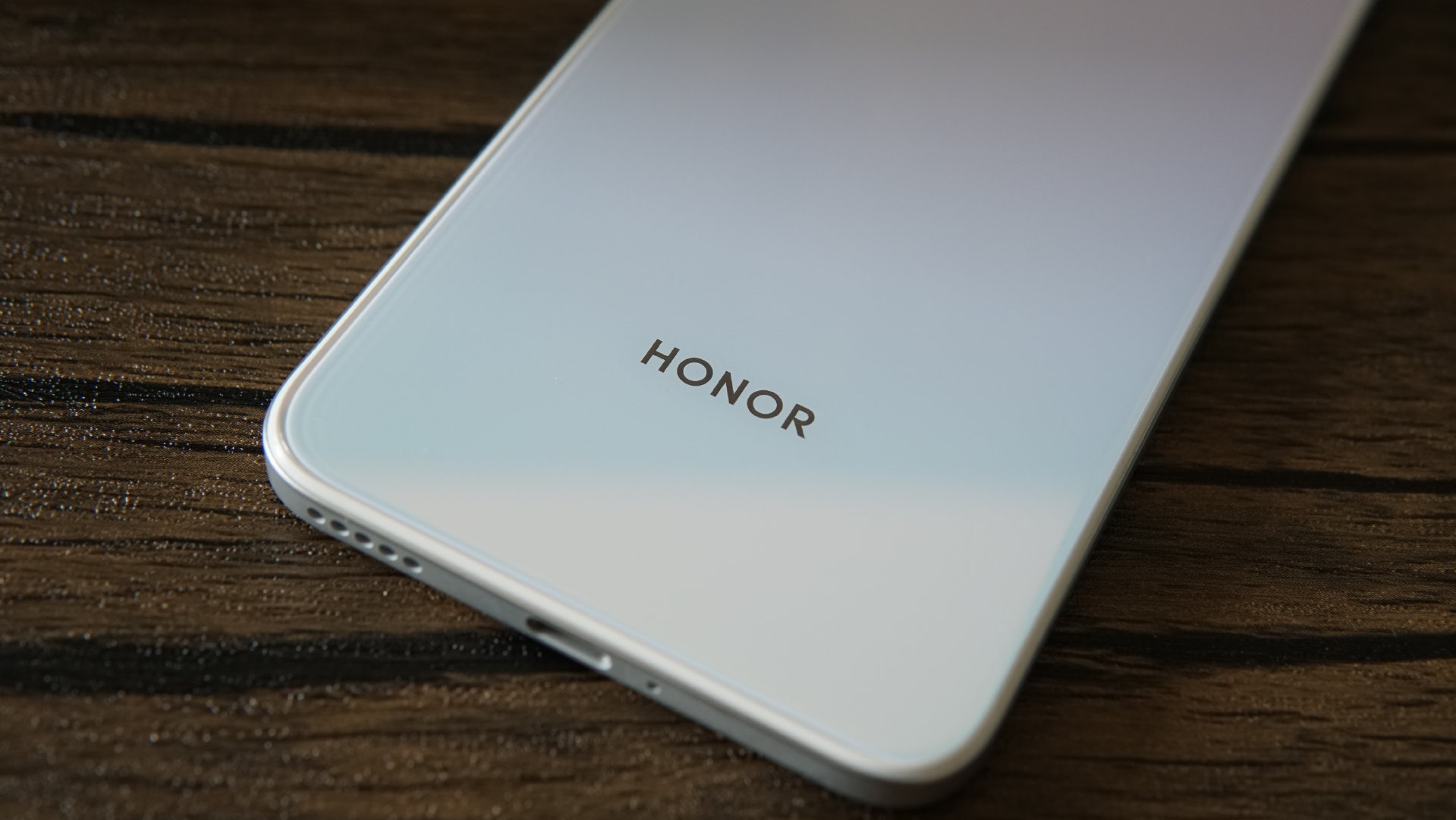 荣耀Play5手机体验：15分钟充电60%，下放66W快充技术__财经头条