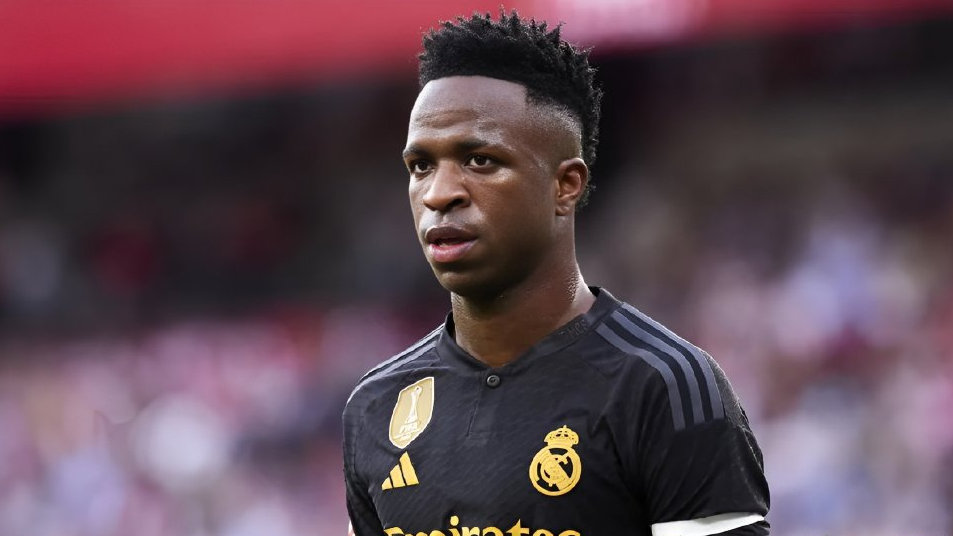 维尼修斯再度遭遇种族歧视，塞维利亚将辱骂球迷移交警局|种族主义|维尼修斯|塞维利亚_新浪新闻