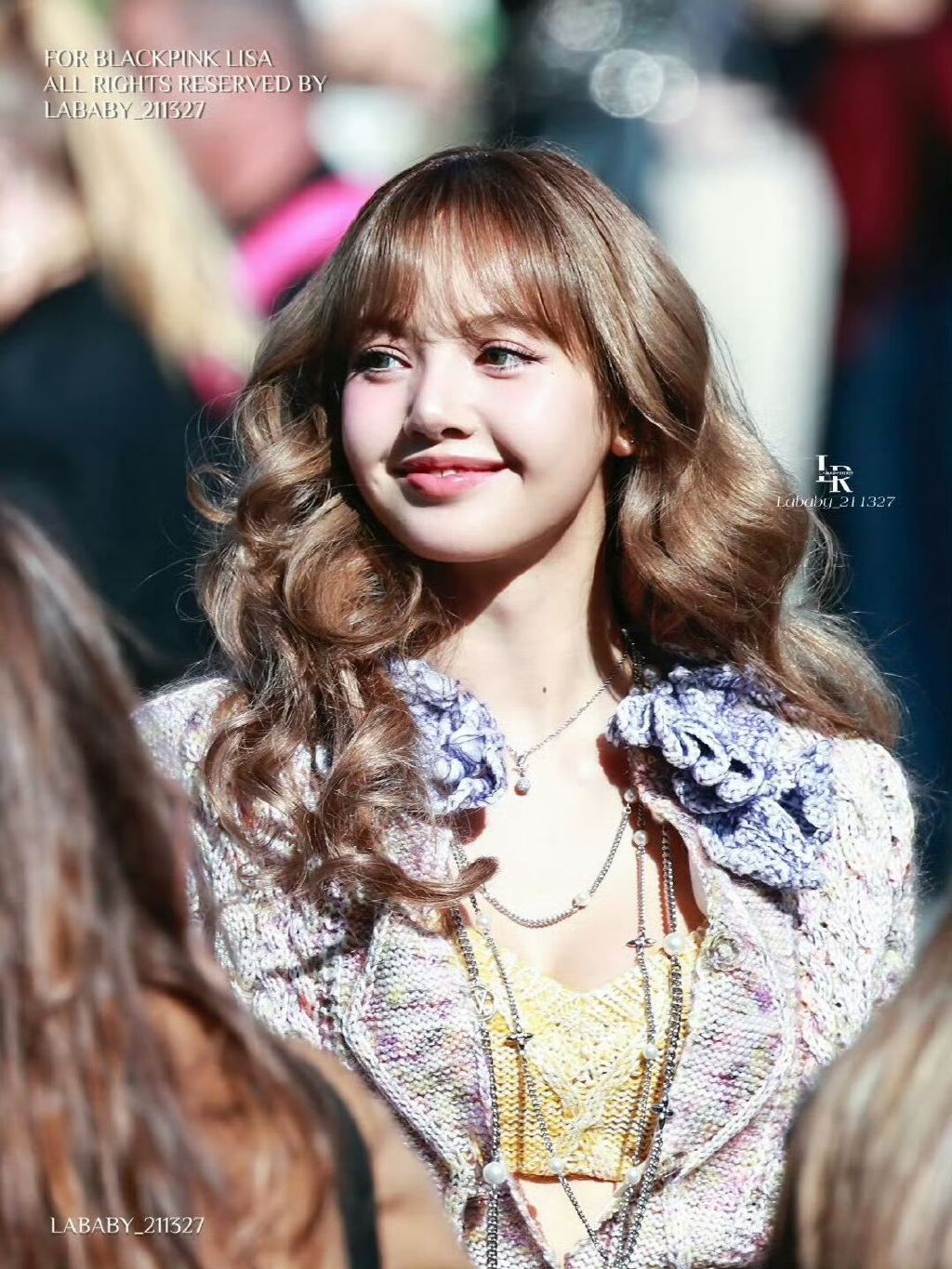 Lisa亮相巴黎时装周LV大秀，不愧是LV三公子女友，疯马秀没白参加