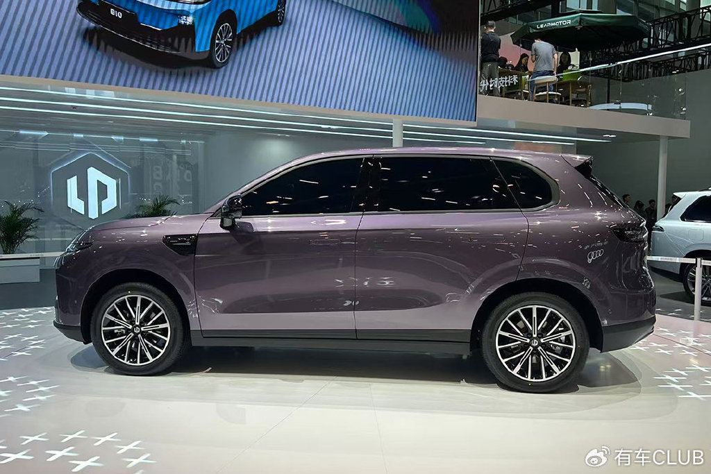 2024广州车展丨LEAP3.5架构B平台打造 零跑B10国内首发-新浪汽车