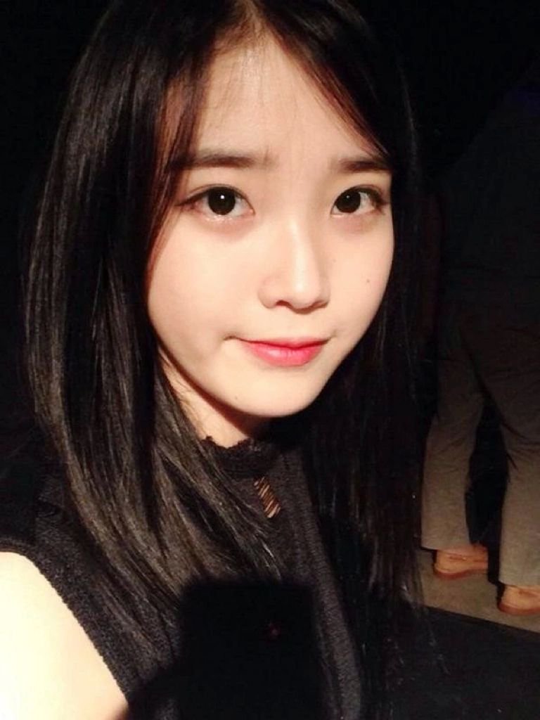 李知恩𝙒𝙚𝘾𝙝𝙖𝙩头像！百变IU__财经头条