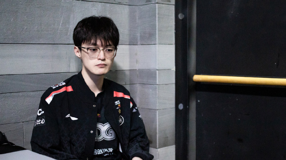 季后赛前瞻：FoFo重回首发！西安积分王再战Uzi|比赛|季后赛|积分_新浪新闻