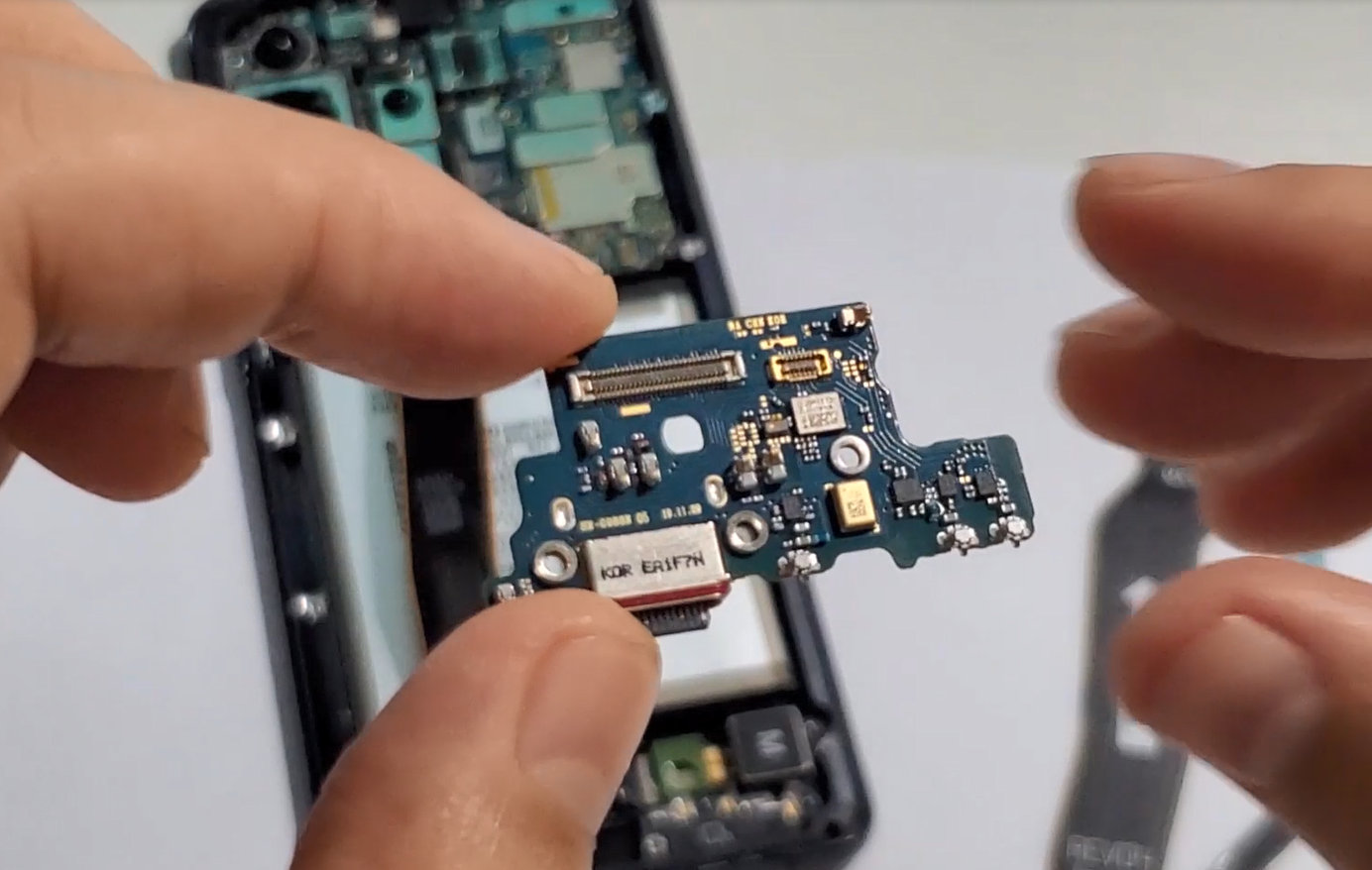 三星S20U拆解+内部结构+维修费用指南__财经头条