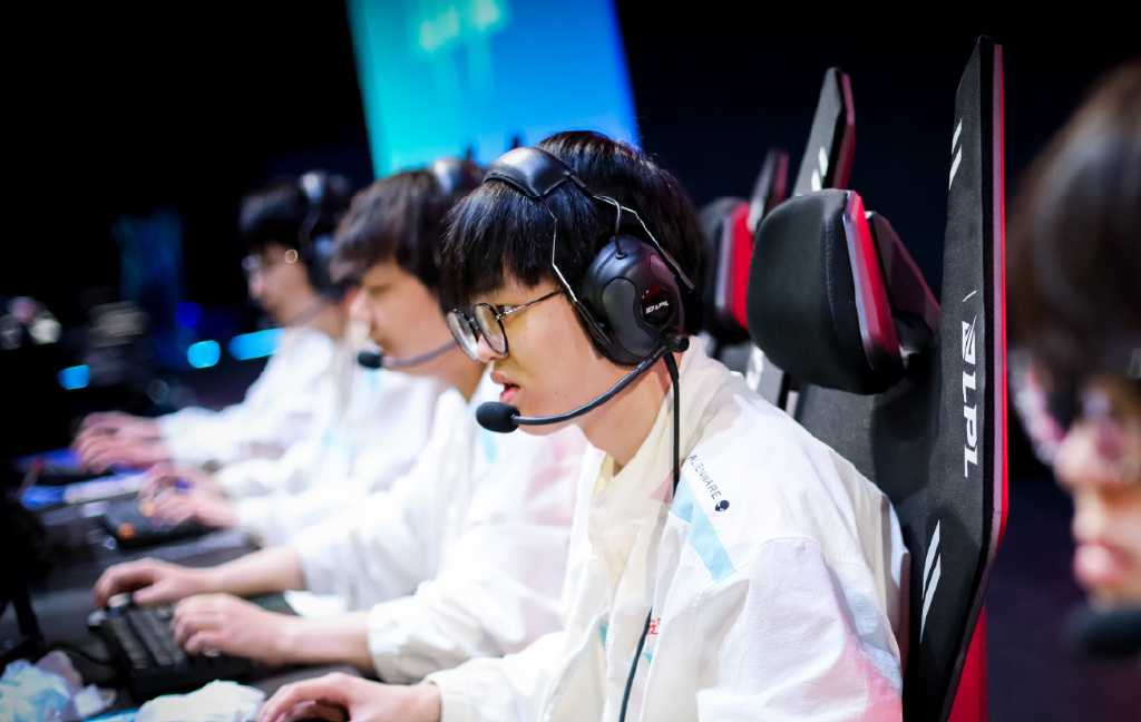 Xun回应质疑：绝对是认真对待比赛！不在乎谣言攻击