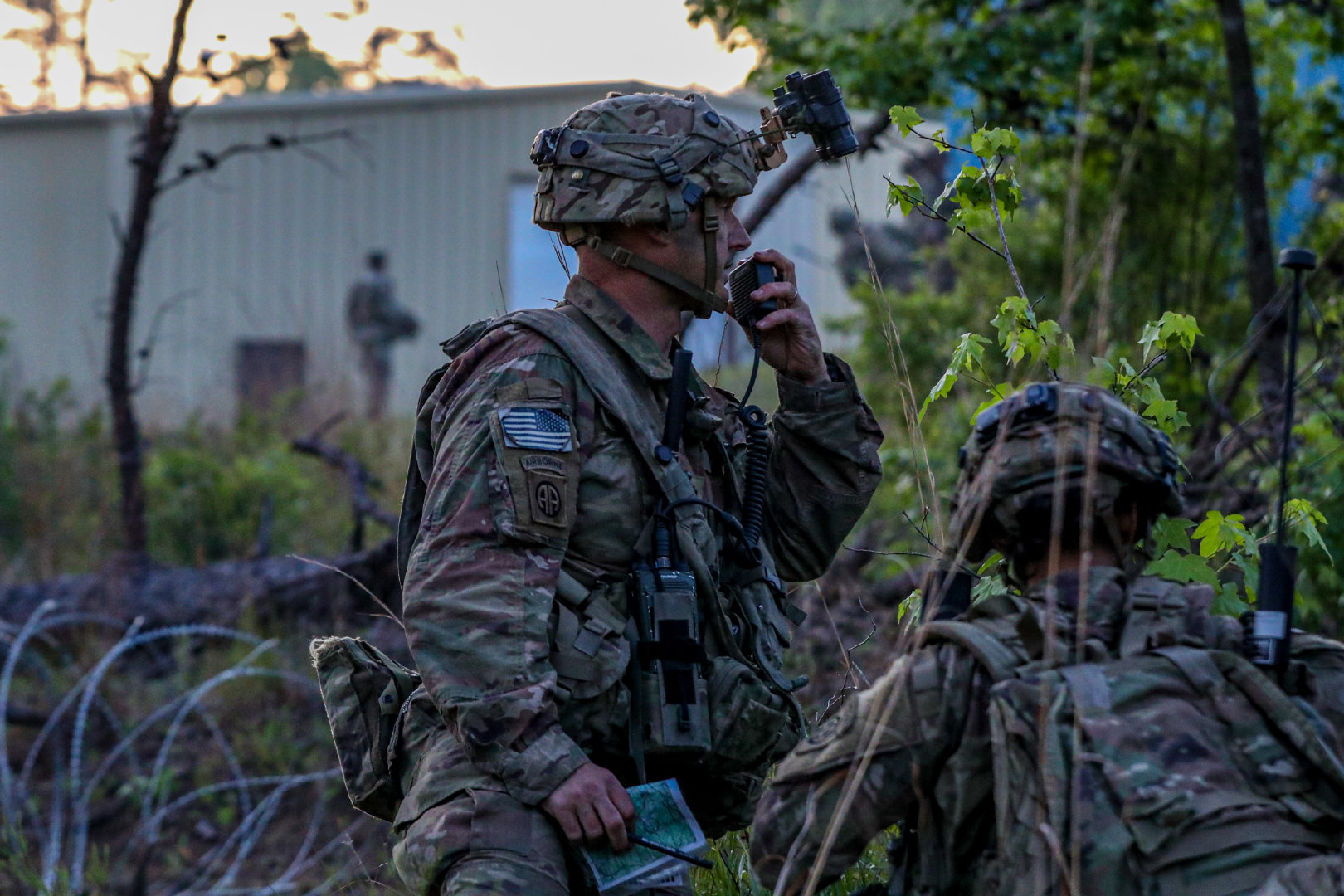 第505伞兵团从CH-47支奴干直升机上进行了一次空中突击__财经头条