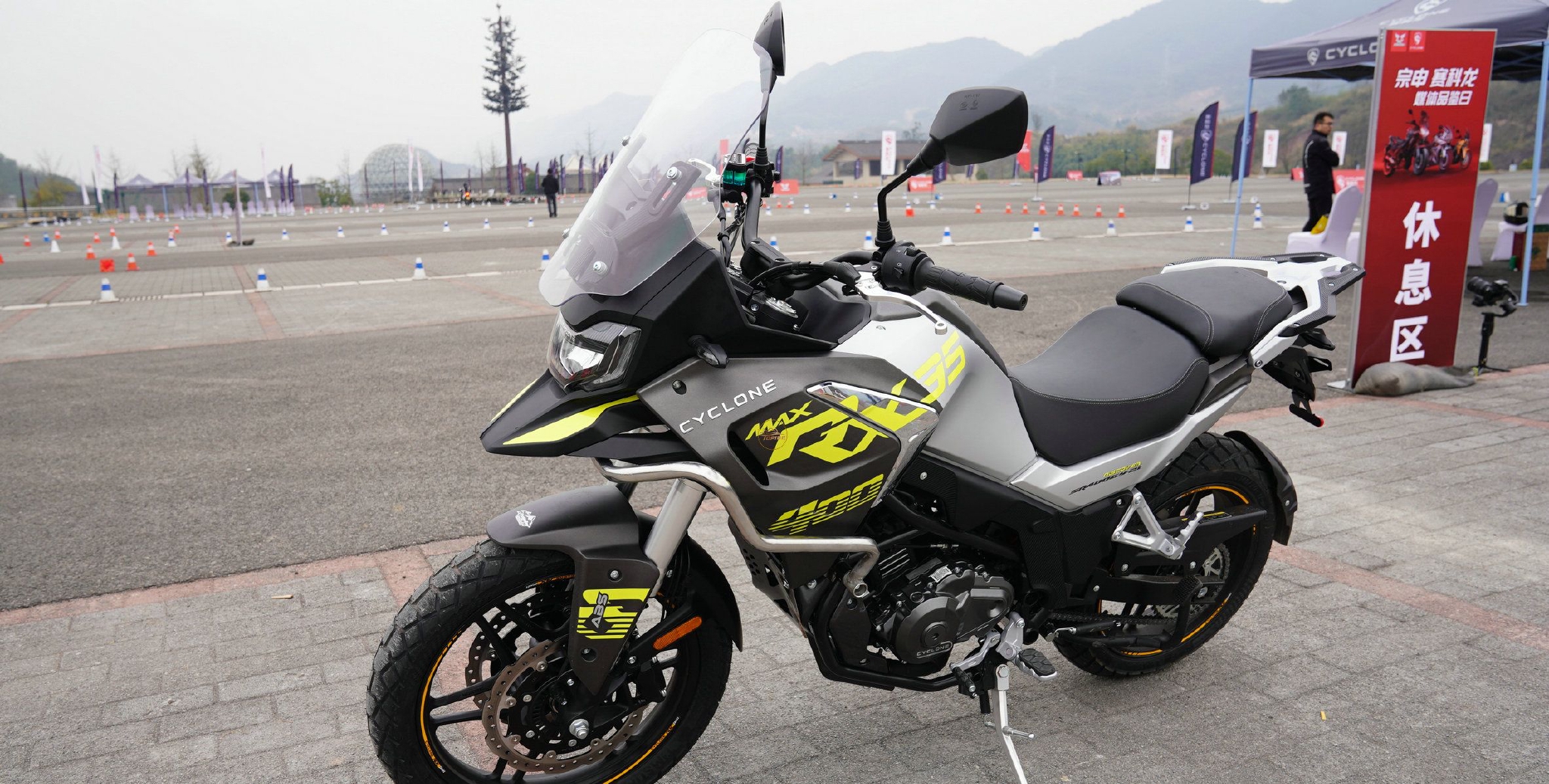 国产400cc休旅摩托新标杆，赛科龙RX401车型解读