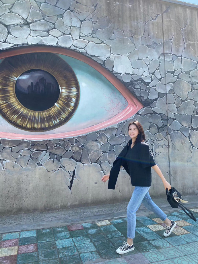 175cm、58kg成都高妹，室内设计专业的健身教练……