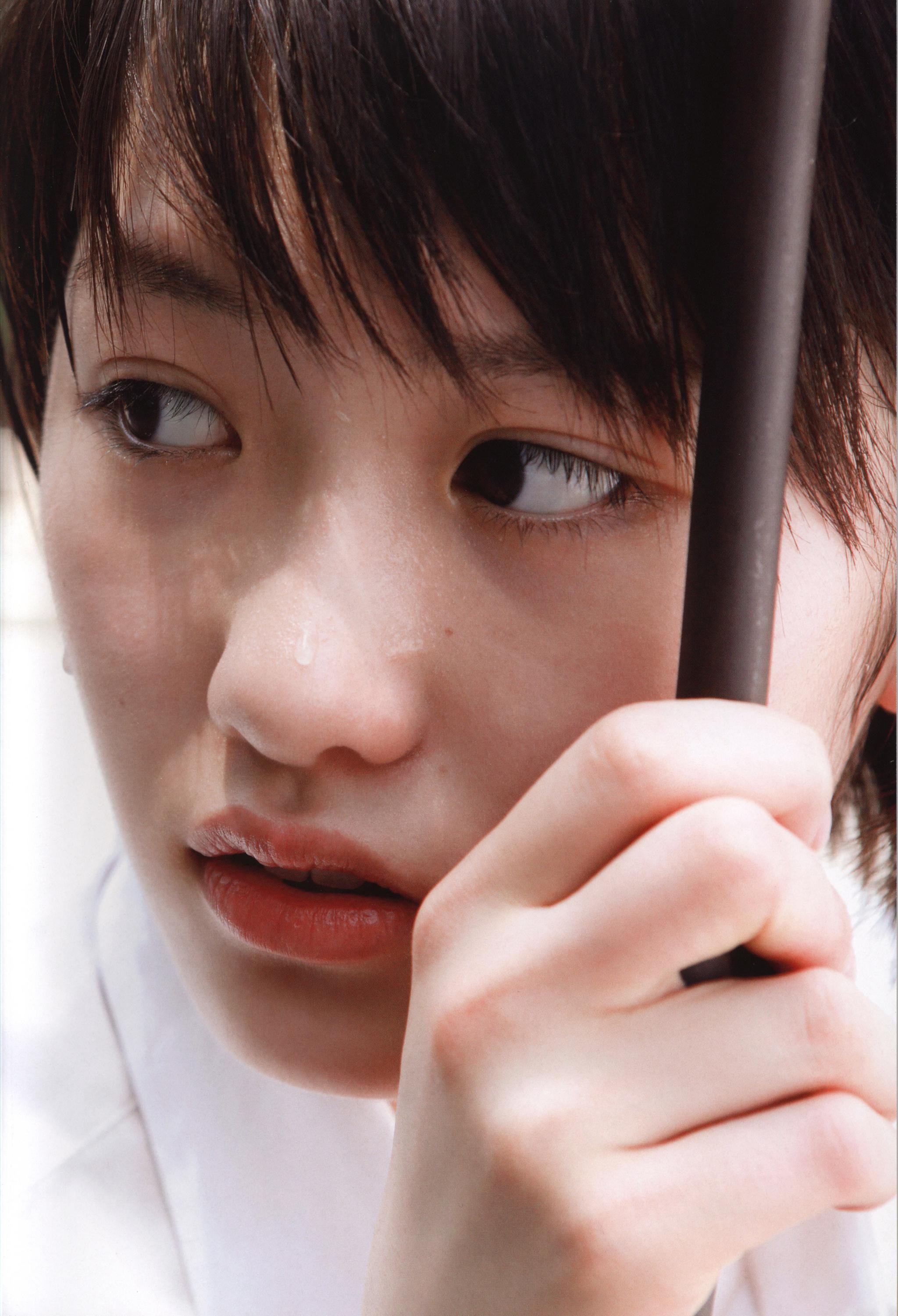 工藤遥《あした天気になーれ!》写真集