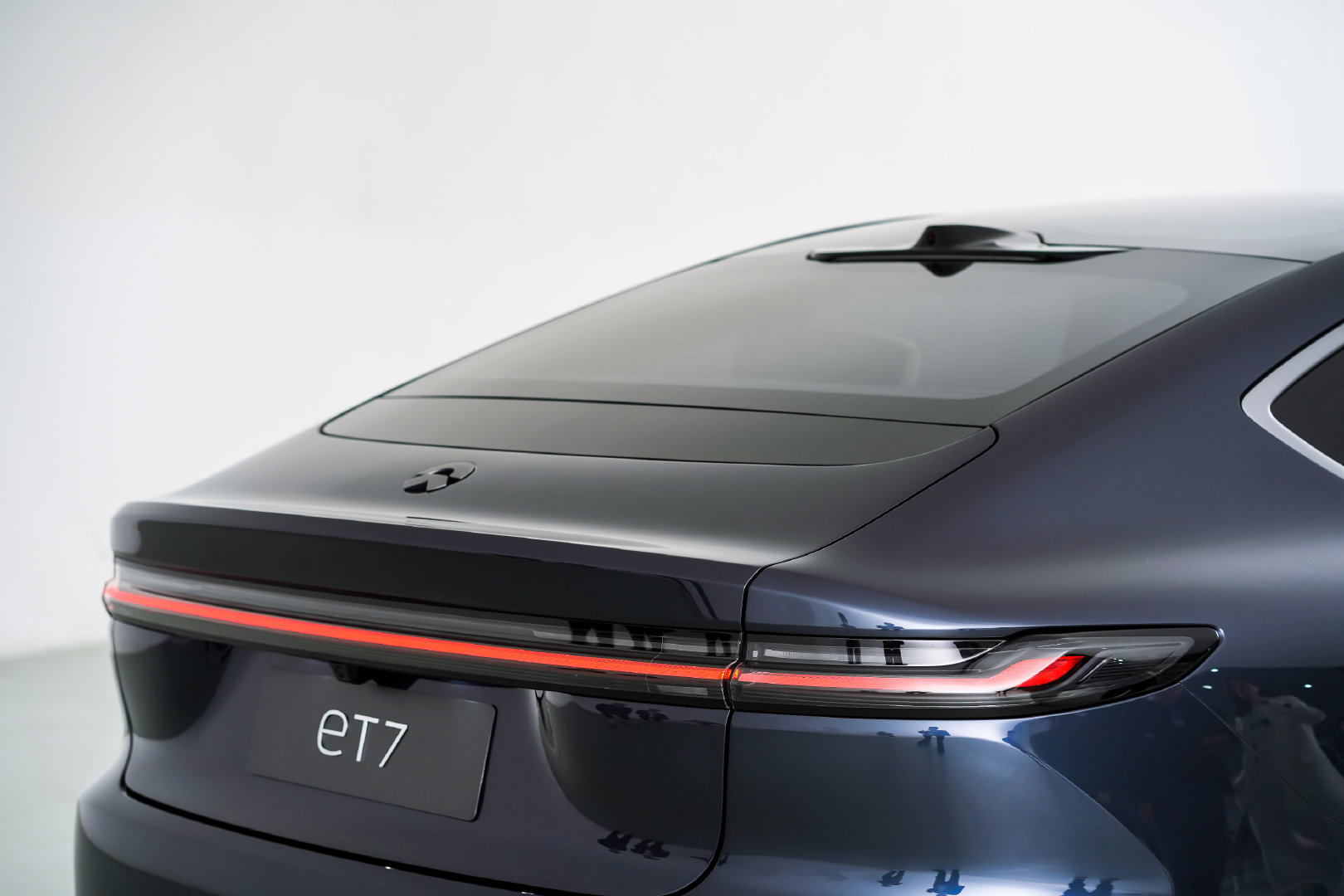 首探蔚来ET7内饰：内心OS从“真贵”到“真香”这就是上海车展-新浪汽车