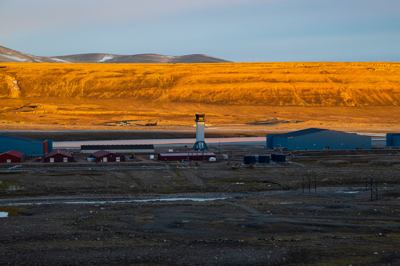 升级版预警雷达在格陵兰岛图勒空军基地的 ″世界之巅 ″制高点观察北极|北极|图勒|格陵兰岛_新浪新闻
