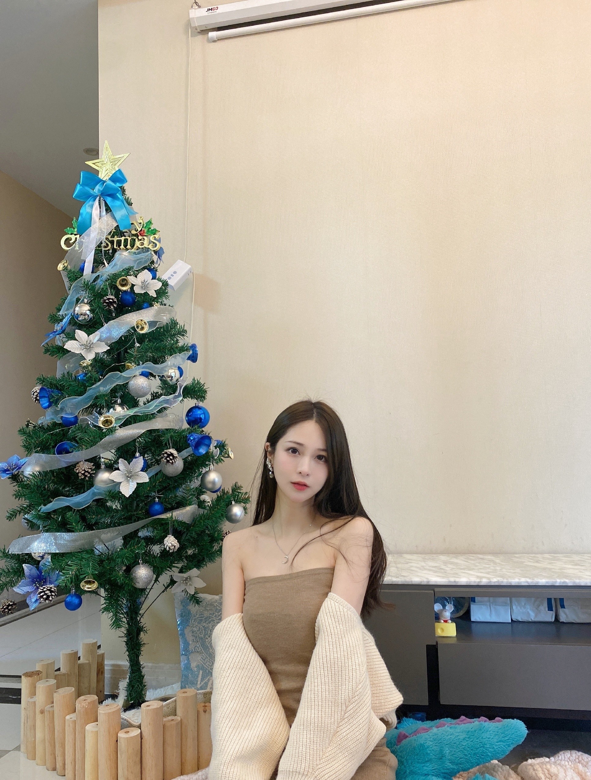 上海市商业学校@aluna__ 魔羯座 上海青浦区 签约艺人__财经头条