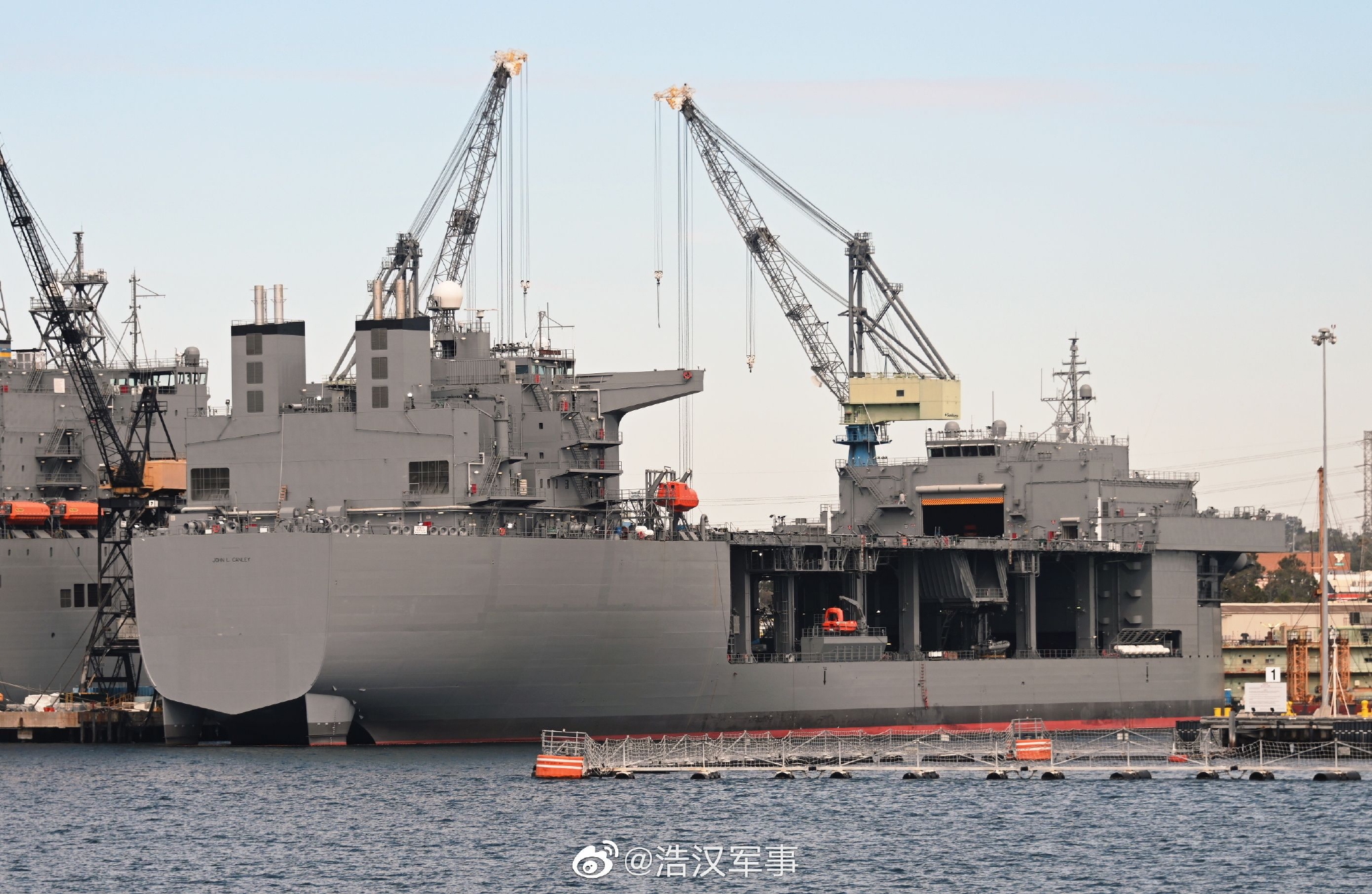 美国海军第四条远征海基地船JOHN L CANEY……__财经头条