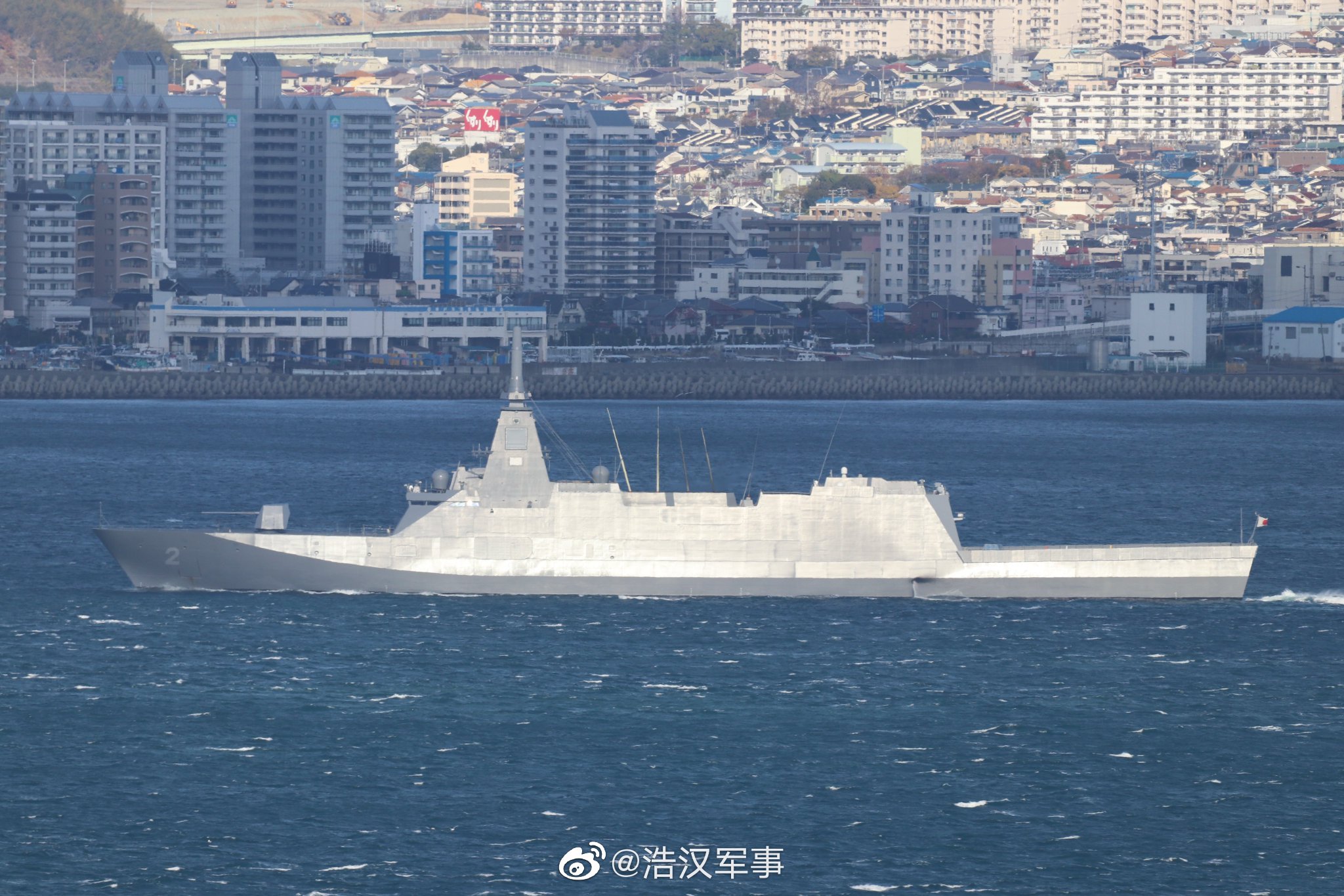 近日日本海上自卫队年度多用途护卫舰（30FFM）熊本号再次海试__财经头条