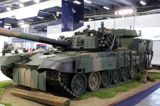 波兰PT-16主战坦克，防护性能强悍，但却具有致命缺陷