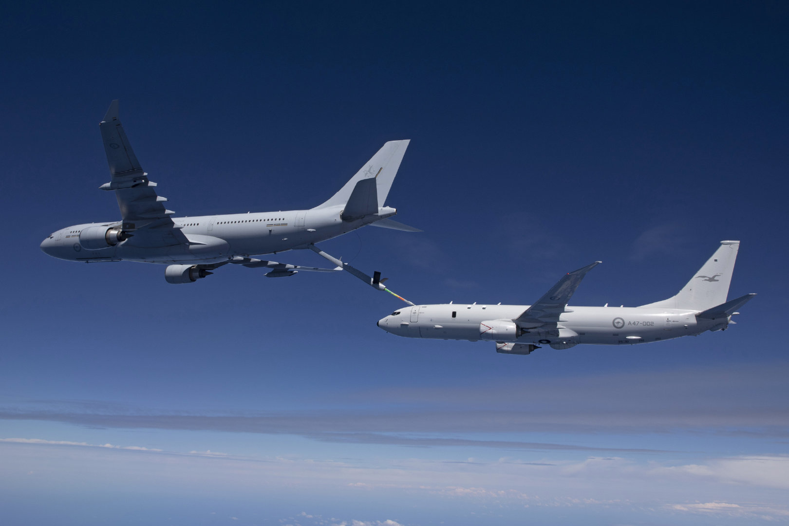 33中队的KC-30A多功能加油机A39-006首次在昆士兰沿海空域为11中队的P