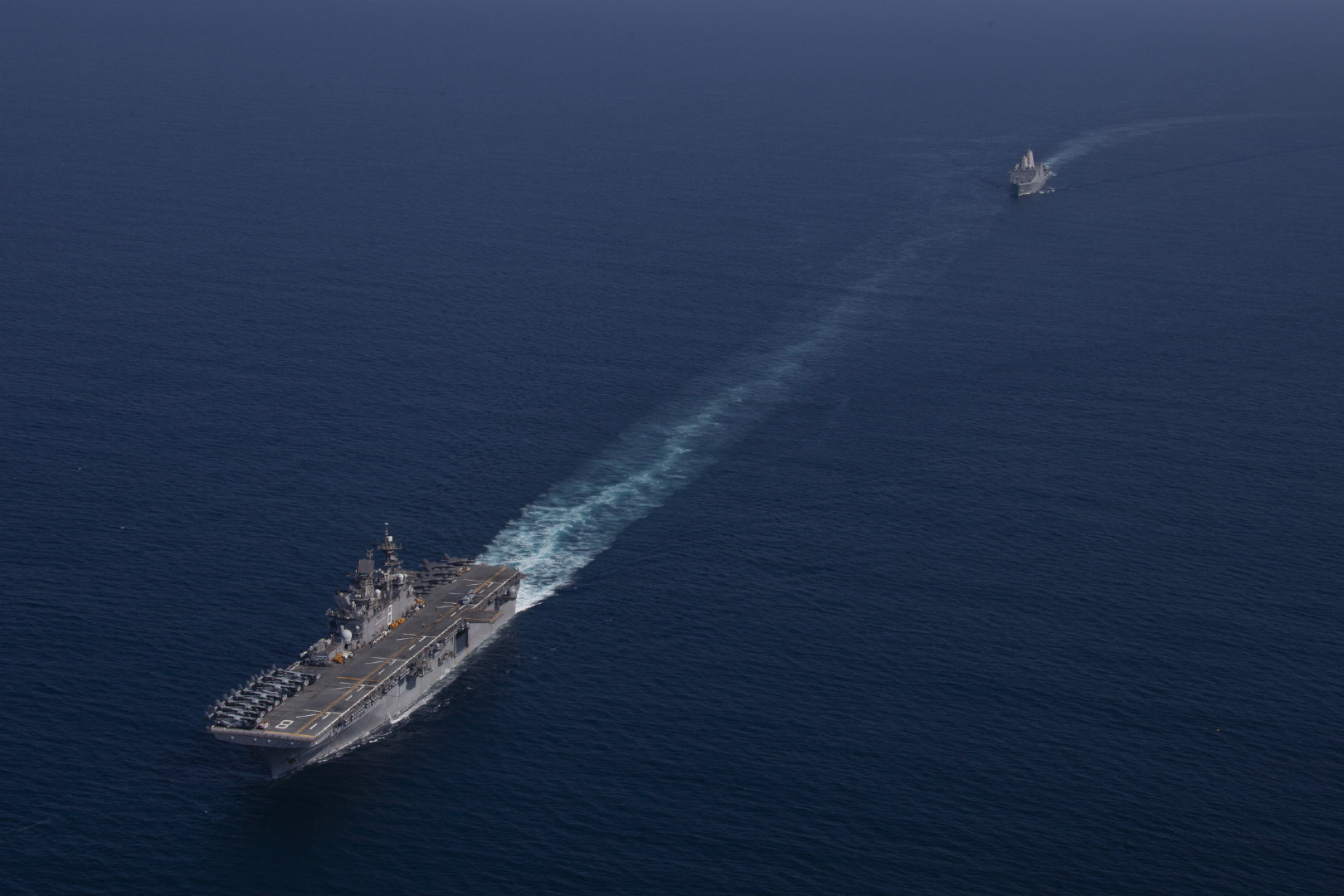 太平洋（2020年10月15日）–两栖攻击舰“麦金岛”号（LHD 8）