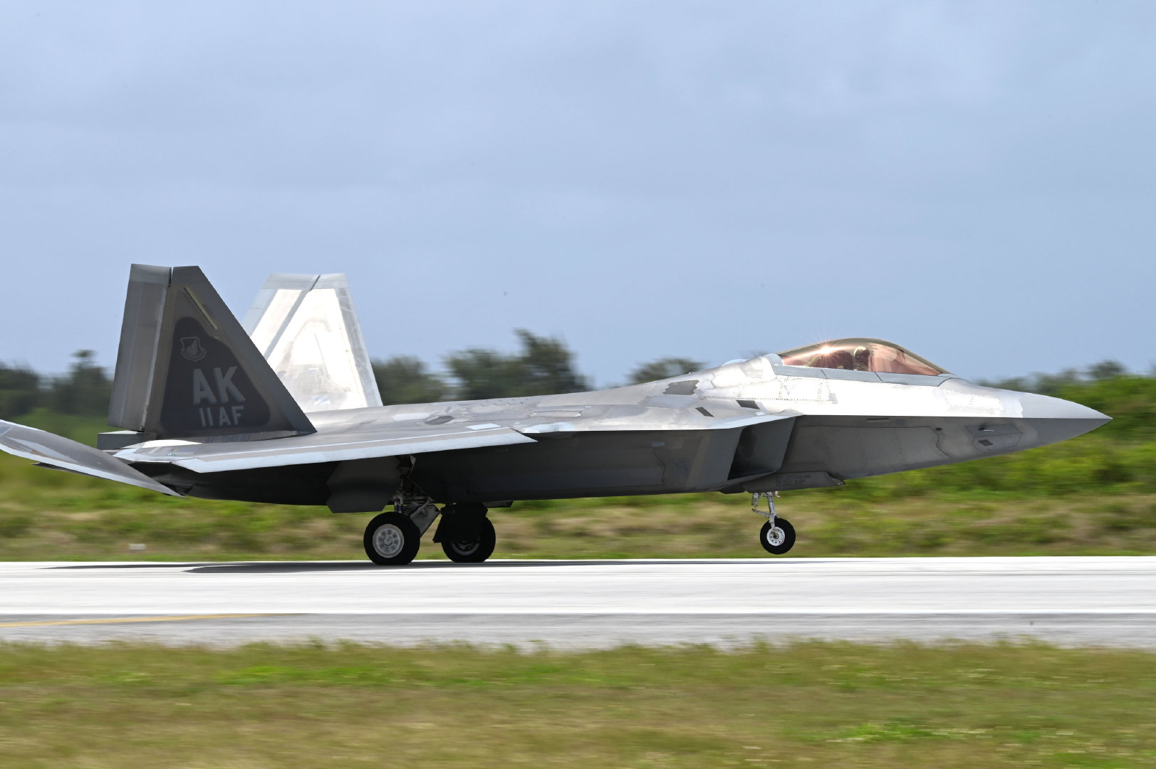 c -17和F-22猛禽战斗机将在马里亚纳群岛靶场训练综合基地进行训练