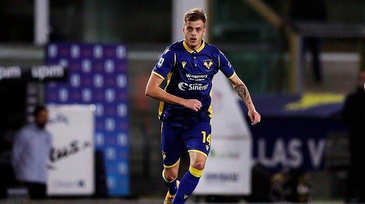 足球前瞻：维罗纳VS罗马，埃尔夫VS赫尔辛堡，吉马良斯VS法马利康|维罗纳|埃尔夫斯堡|法马_新浪新闻