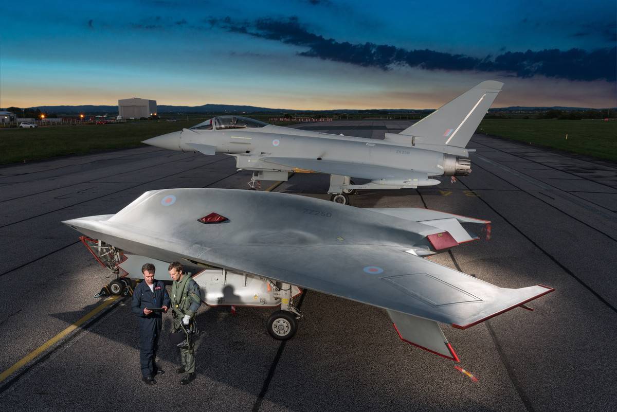 RQ-170被伊朗捕获，美国无奈承认其退役，却仍在实施秘密测试！|克里奇|内华达州|伊朗_新浪新闻