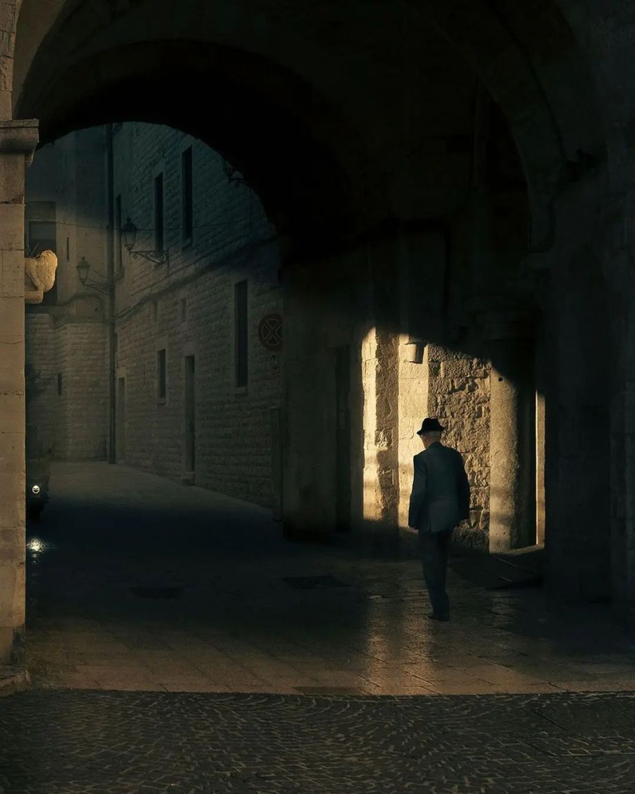 洞悉人性的幽微和光亮 | Li Fa__财经头条