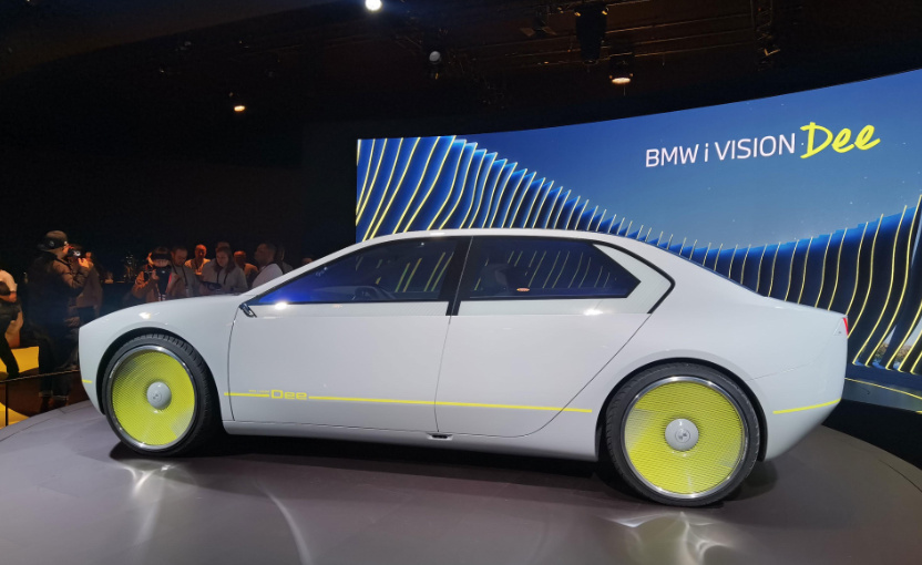 人机数字交互体验，宝马iVision Dee概念车亮相国内