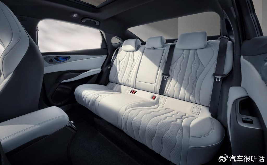 搭载第五代DM技术，比亚迪海豹06DM-I 9.98万起上市-新浪汽车