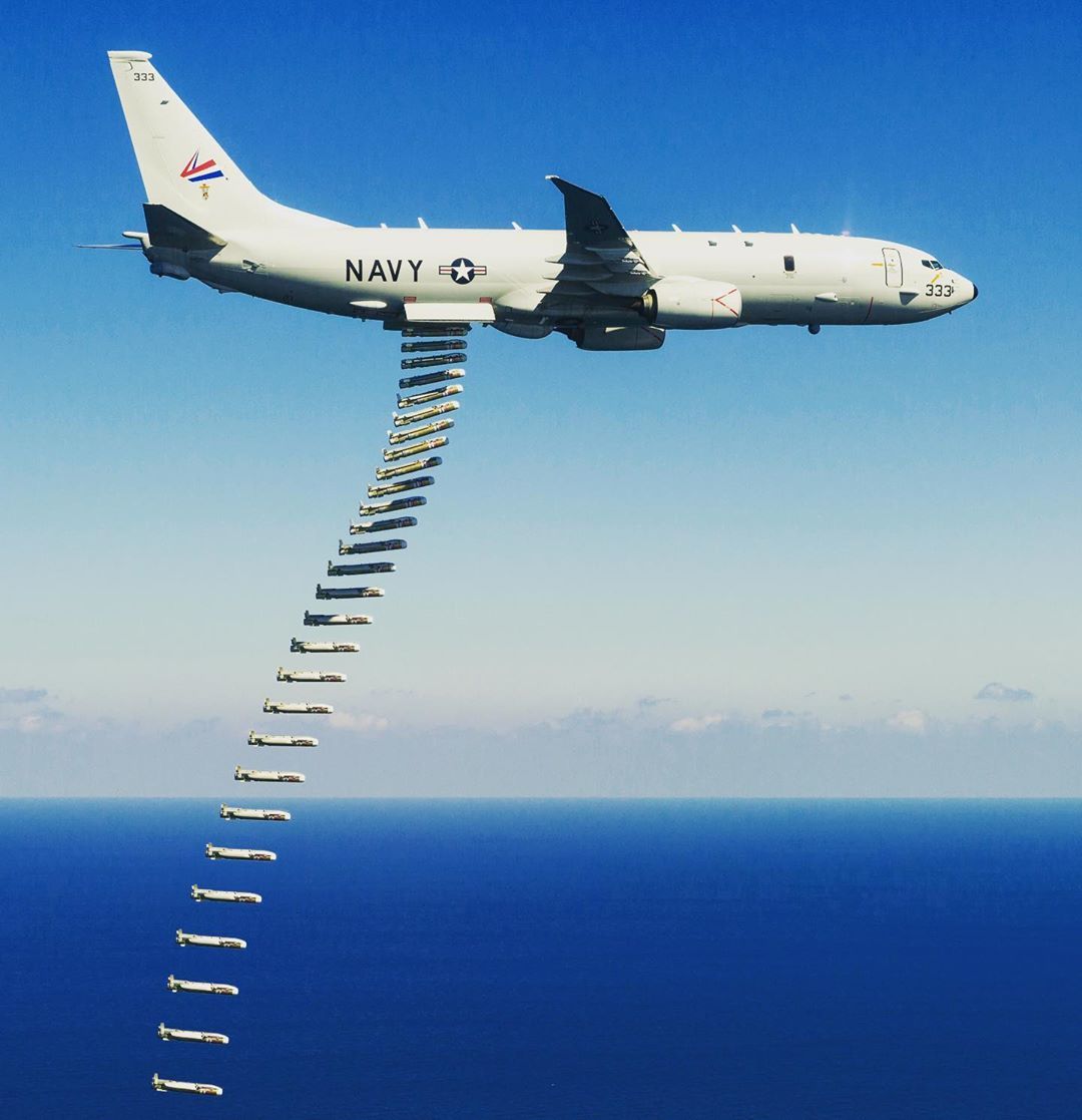 美国海军的P-8A反潜巡逻机进行“高空反潜战武器能力(HAAWC)”滑翔鱼