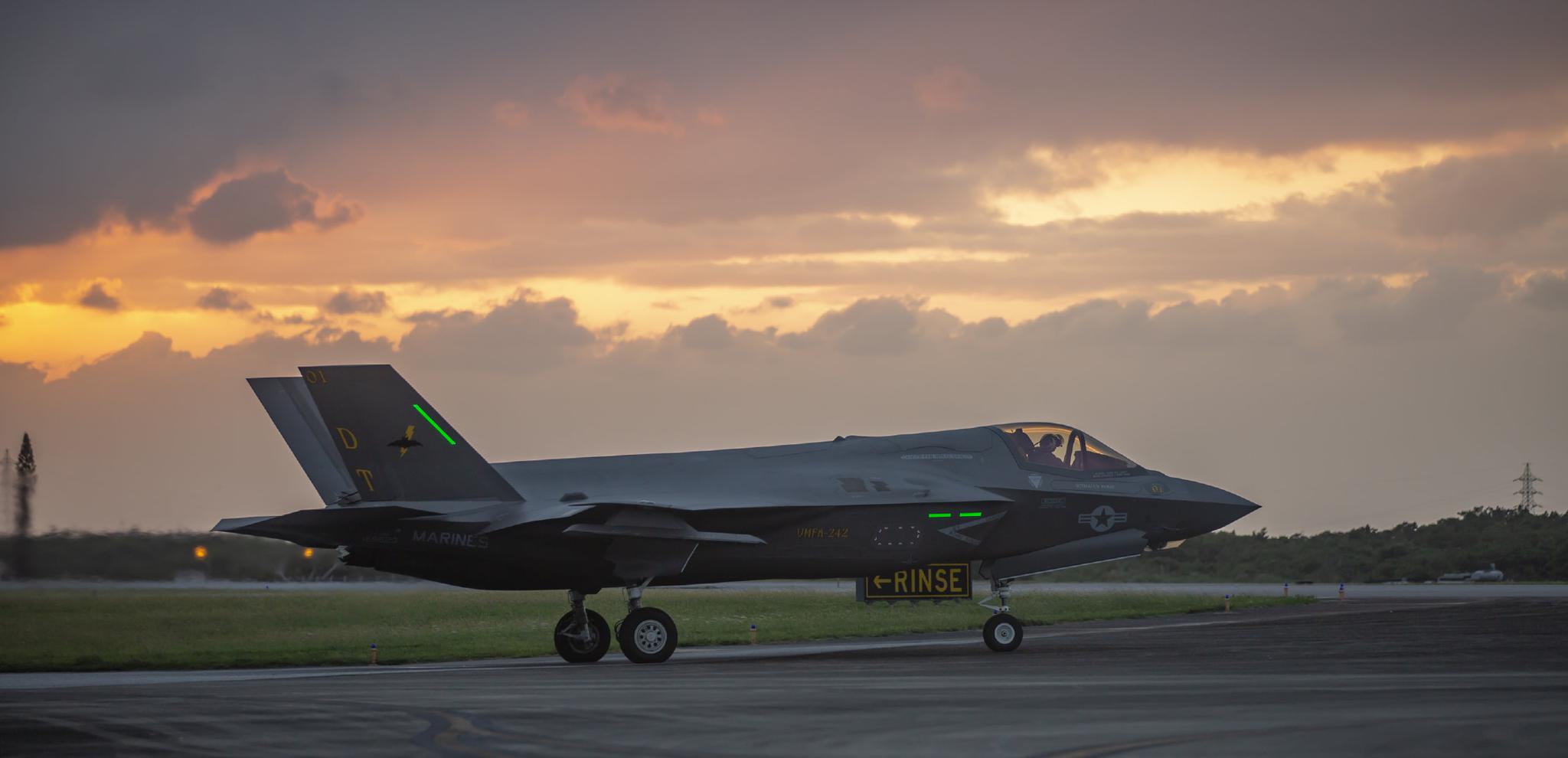 2020年10月，VMFA-242中队在冲绳普天间海军陆战队航空站