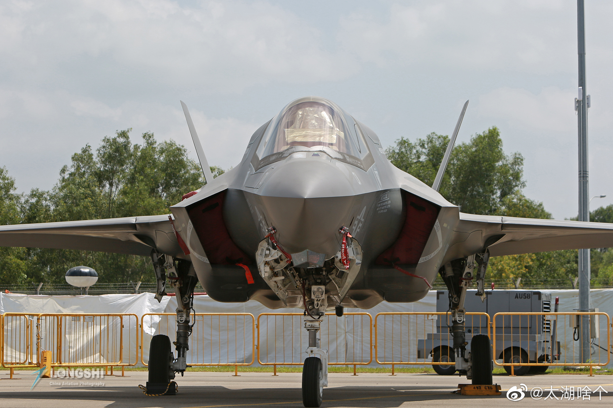 最近阶段美军不消停，除了有F-22A猛禽战斗机部署日本岩国之外……