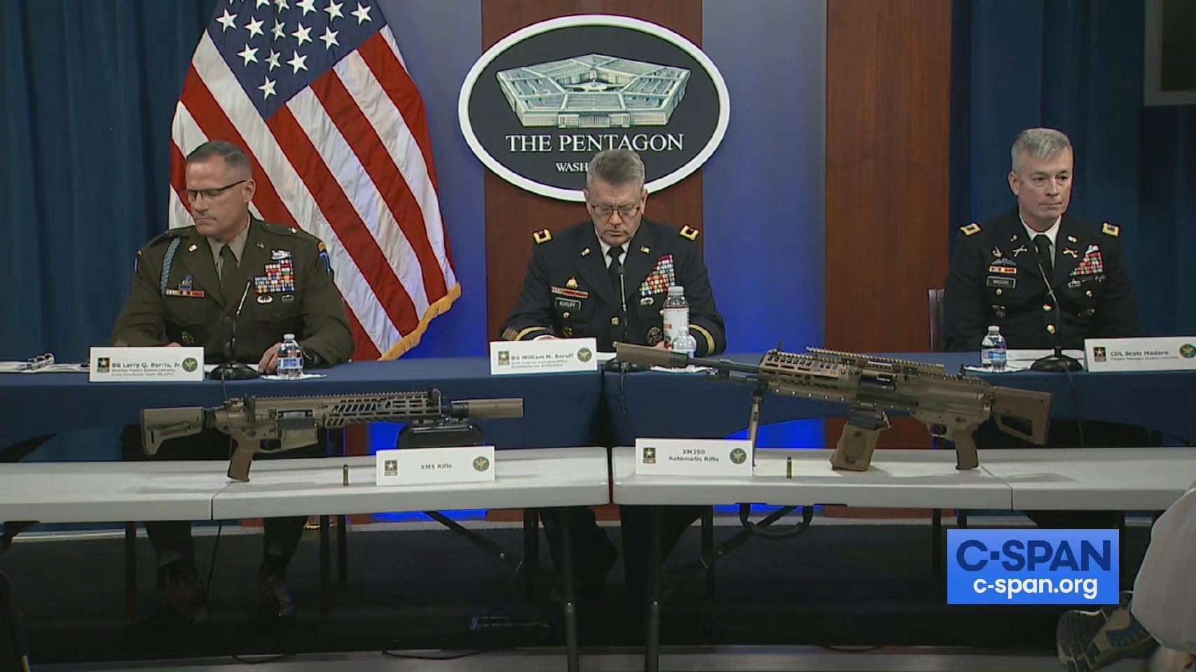 MD三等人将“下一代班组武器”（NGSW）的XM5步枪更名为XM7……