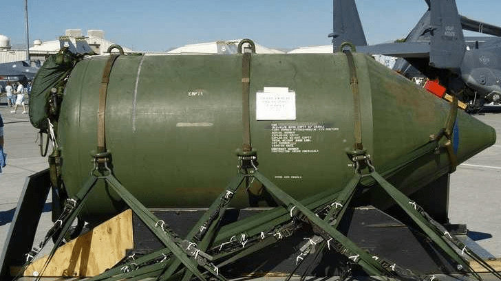 曾经是世界上最大的常规炸弹，头号强国的BLU82云爆弹威力真是绝伦般|爆炸|燃料空气弹|云爆弹_新浪新闻