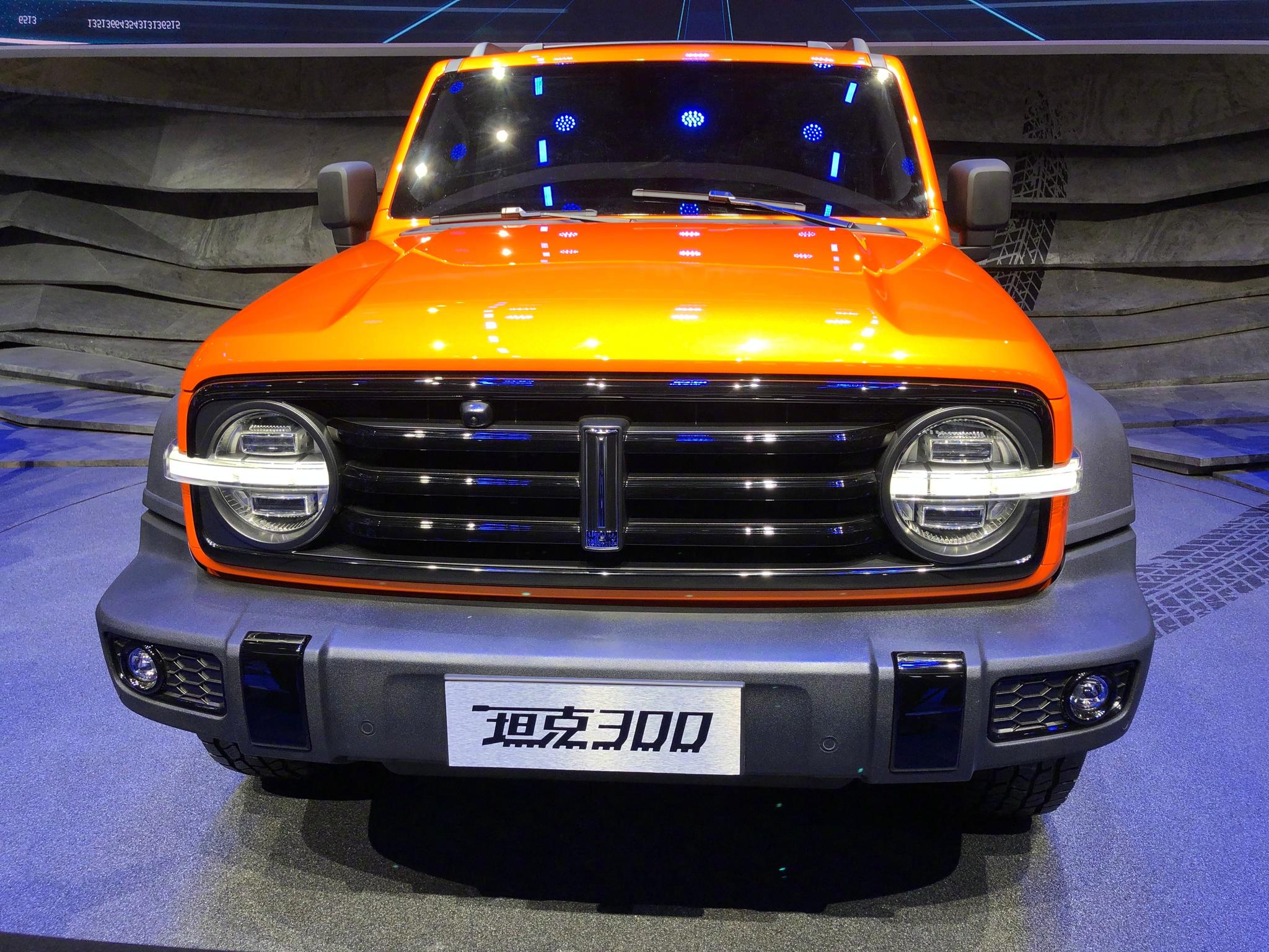 WEY正式发布了WEY坦克300，新车是一款非承载式车身的硬派SUV